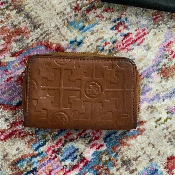 Tory Burch | Accessories | Tory Burch Tan Monogram Mini Keychain Wallet ...